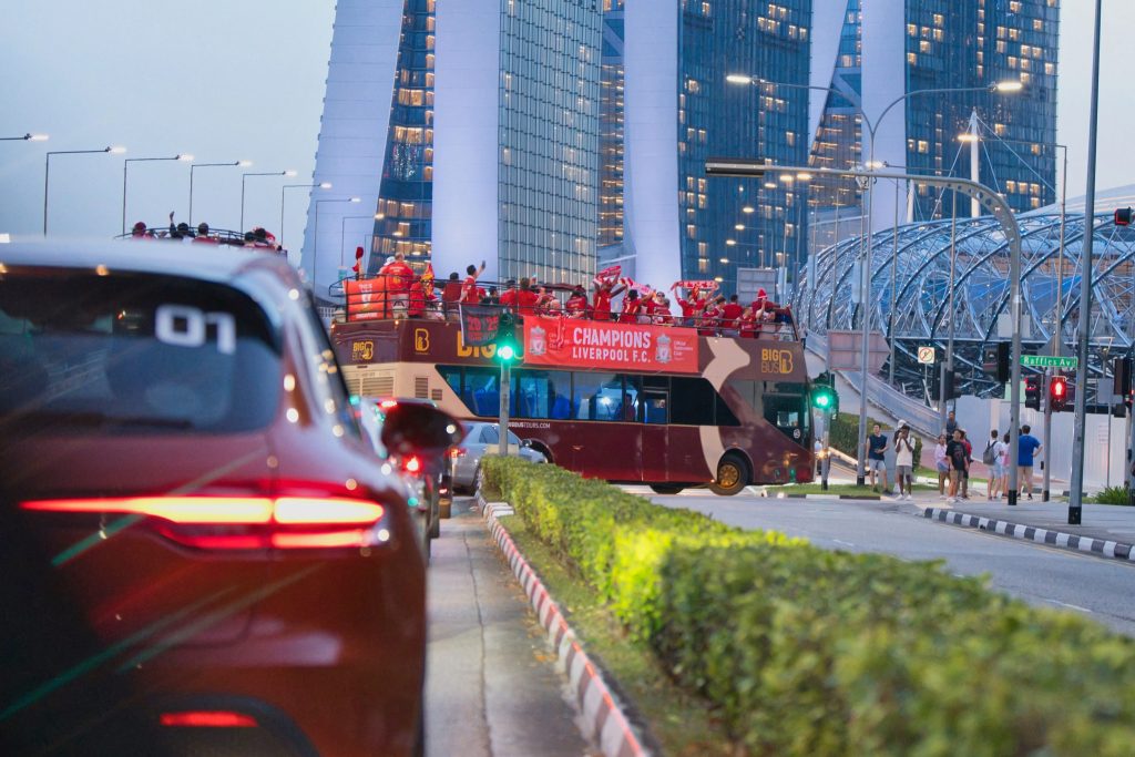Liverpool FC supporters in S'pore celebrate Premier League victory with ...