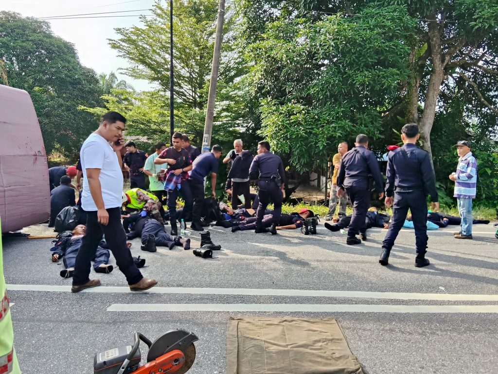 9 M'sian riot police officers killed in lorry crash while returning ...