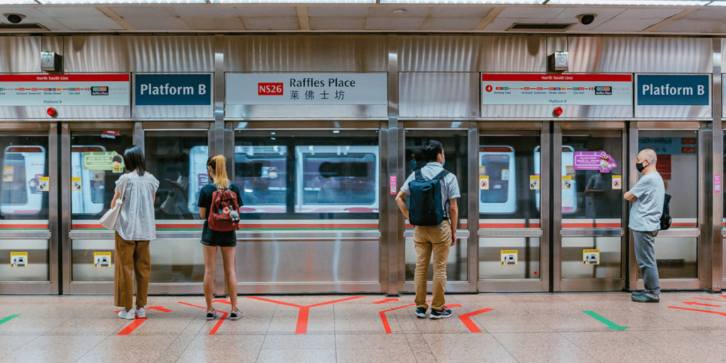 'Do we not need to queue?': Redditor observes more commuters rushing to ...