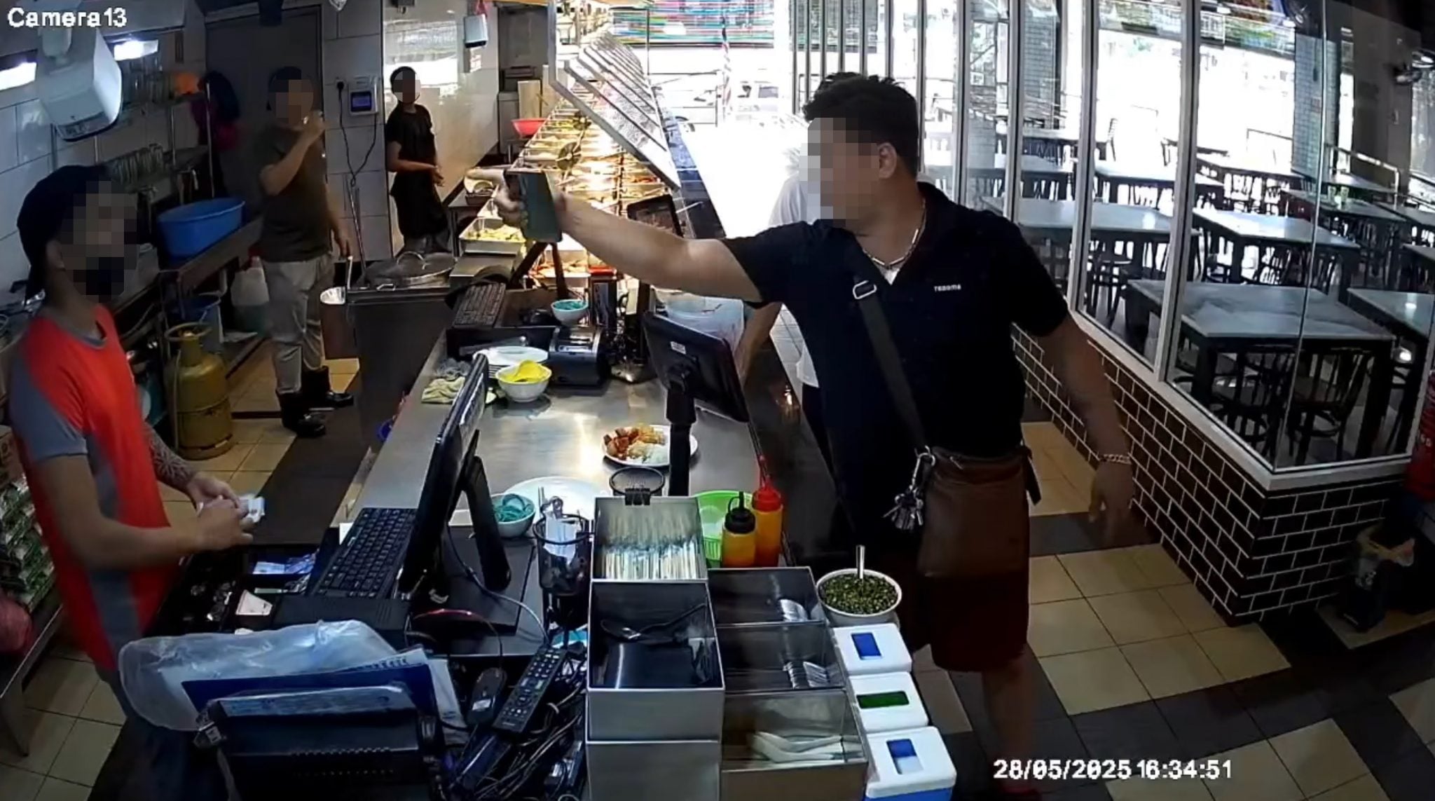 Man in M'sia allegedly slaps food stall worker after being charged S$4 ...