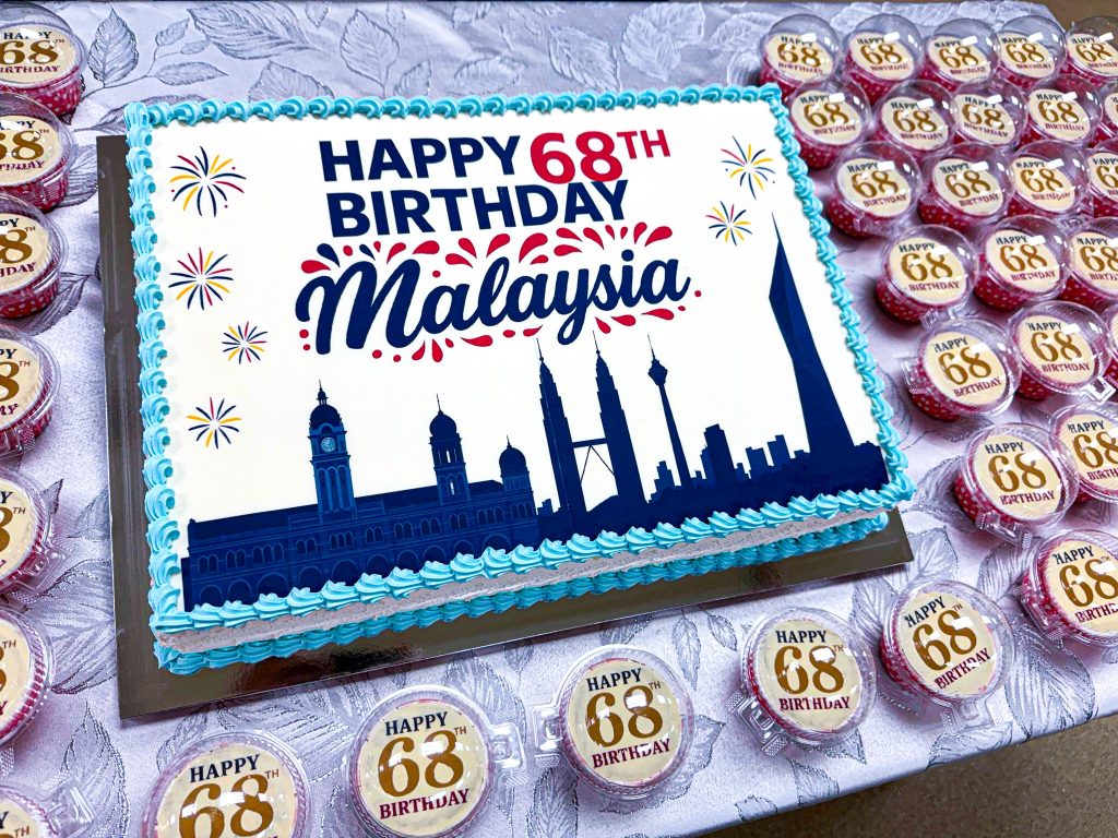 ICA presents cakes & cupcakes to M'sia for Merdeka Day, looks forward ...