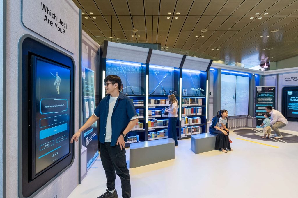 Star Wars pop-up library opens at Changi Airport with over 2,000 books & robotic retrieval system