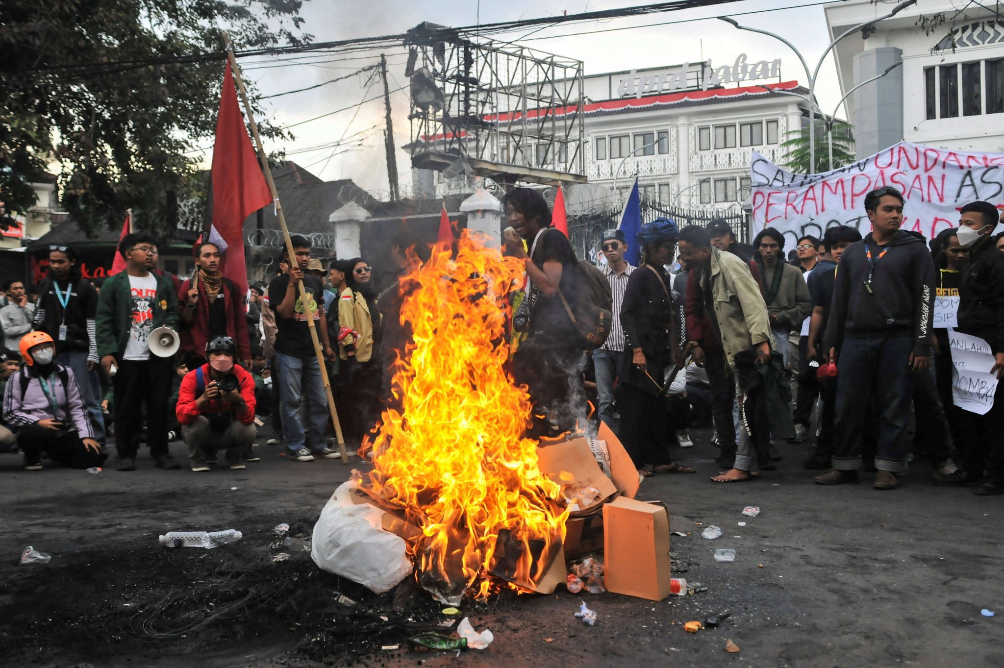 Protestors in Indonesia turn to Korean alphabet online to allegedly ...