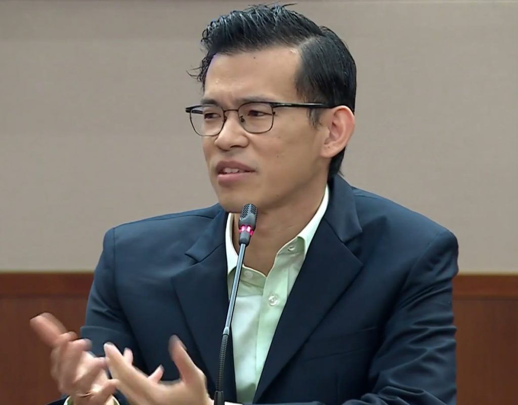 'Stupid question': Kenneth Tiong apologises to Chee Hong Tat for remarks in Parliament
