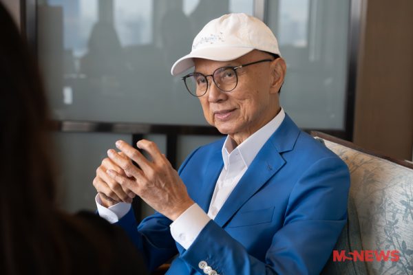 M'sian fashion icon Datuk Jimmy Choo designs S$1,888 CNY hamper for Eu ...