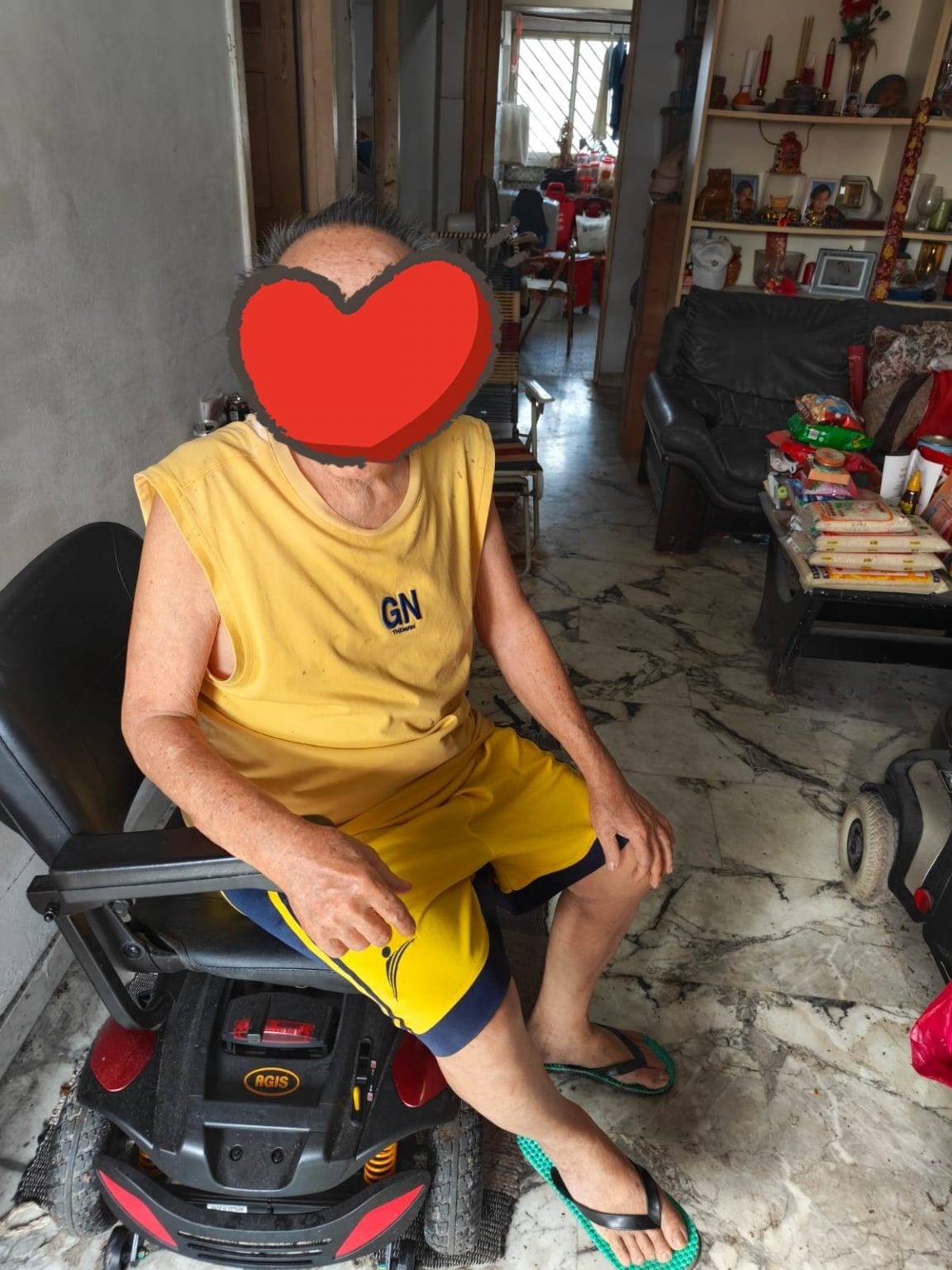 Volunteers transform cluttered Boon Lay flat infested with bedbugs in 6 ...