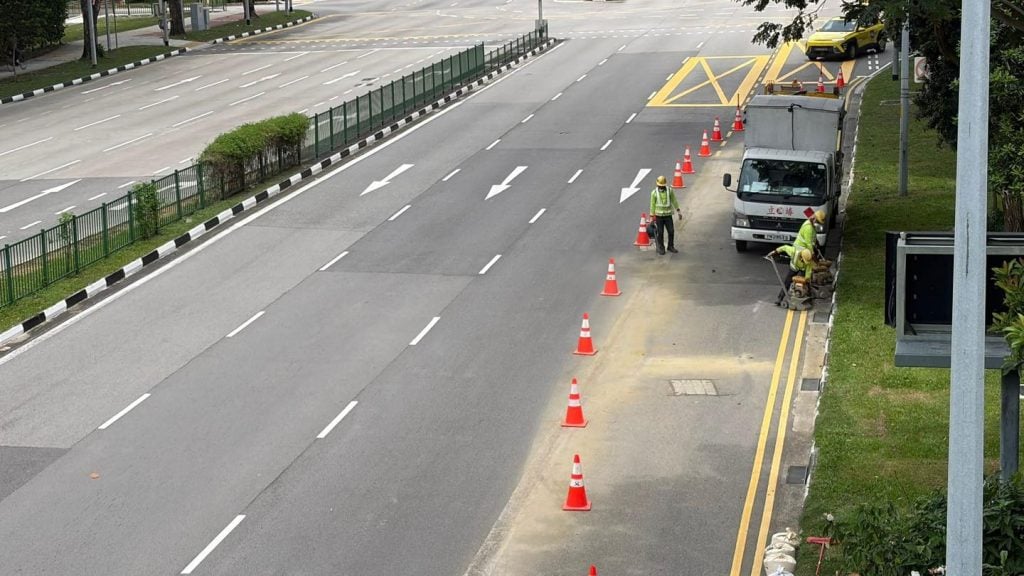 Bus lane on Upper Serangoon Road changed to dotted lane to improve ...
