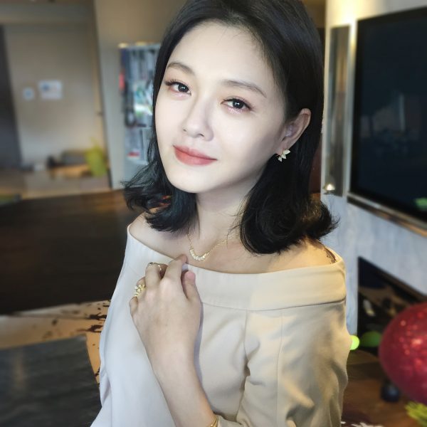 Barbie Hsu honoured with statue designed by husband on anniversary of ...