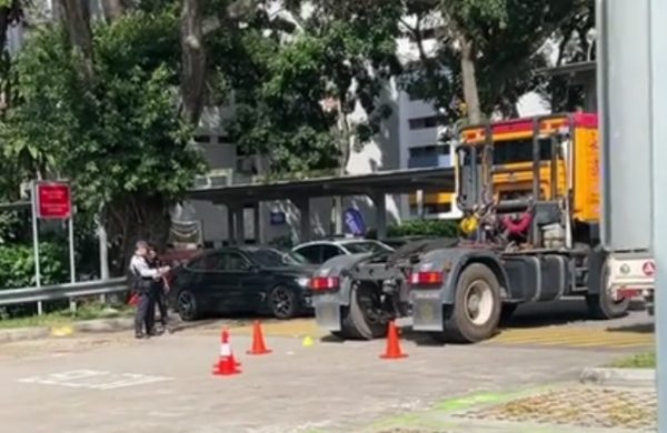 72-year-old pedestrian dies after accident with prime mover in Boon Lay ...