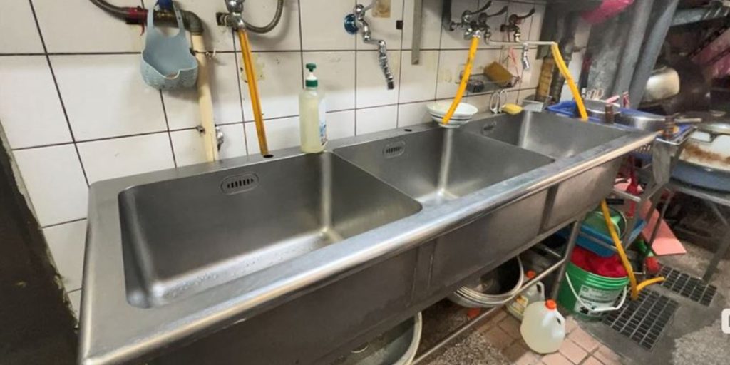 Employee in Taiwan found dead after being trapped in restaurant walk-in ...