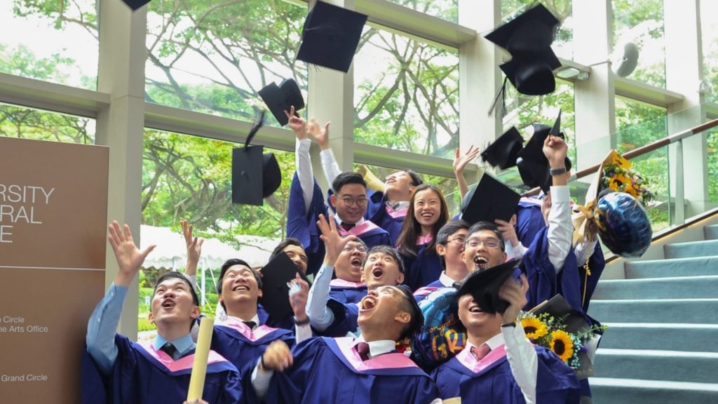 Fewer fresh graduates from local universities found full-time work in ...